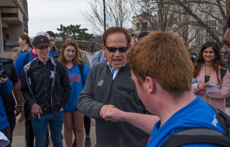 Les Miles spends the afternoon with students at Wescoe Beach | Sports ...