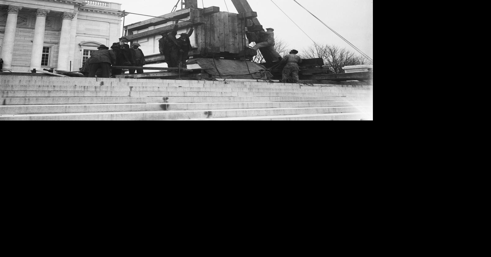 Placing_marble_block_at_the_Tomb_of_the_Unknown_Soldier_-_Arlington ...