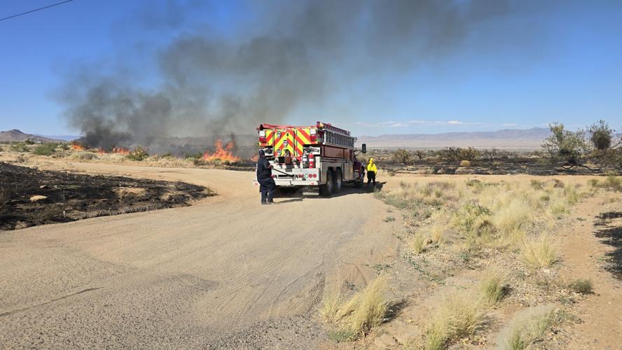 Wildfire 10 miles north of Kingman burning 831 ares, 100 contained ...