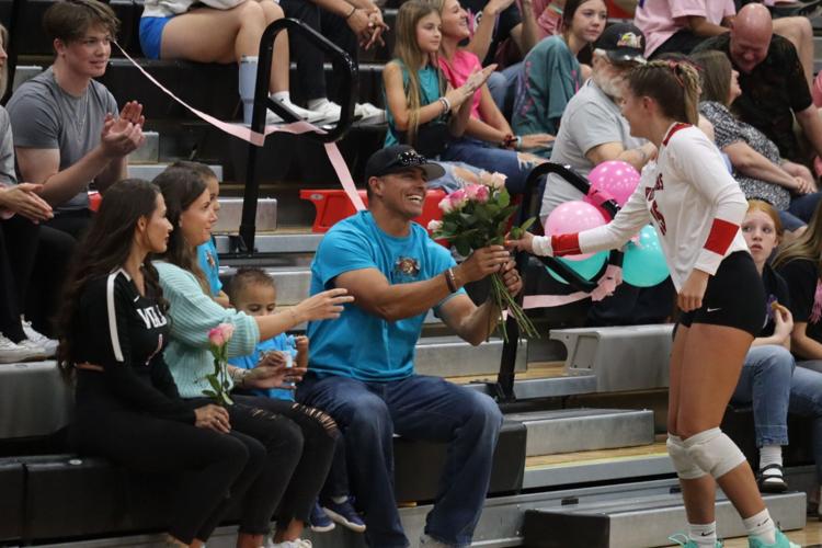 Lee Williams remembers Meins’ in volleyball ceremony | News | kdminer.com
