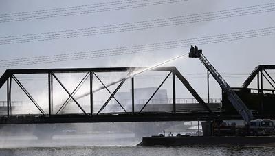 Train derails on Tempe bridge | News | kdminer.com