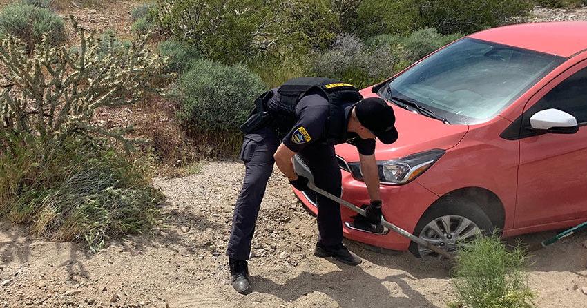 MCSO deputies use their muscle to free car | | kdminer.com