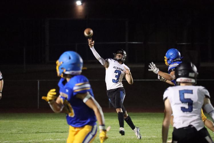 Bulldogs edge Tigers in rivalry football game | Sports | kdminer.com