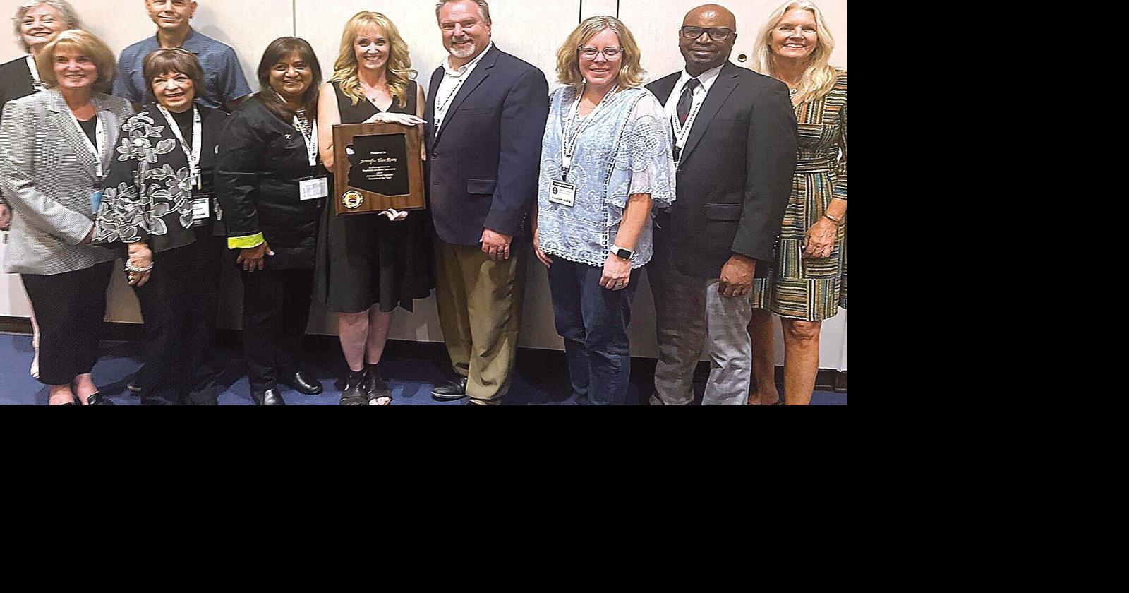 Mohave Valley Junior High teacher named Arizona Rural Teacher of the ...