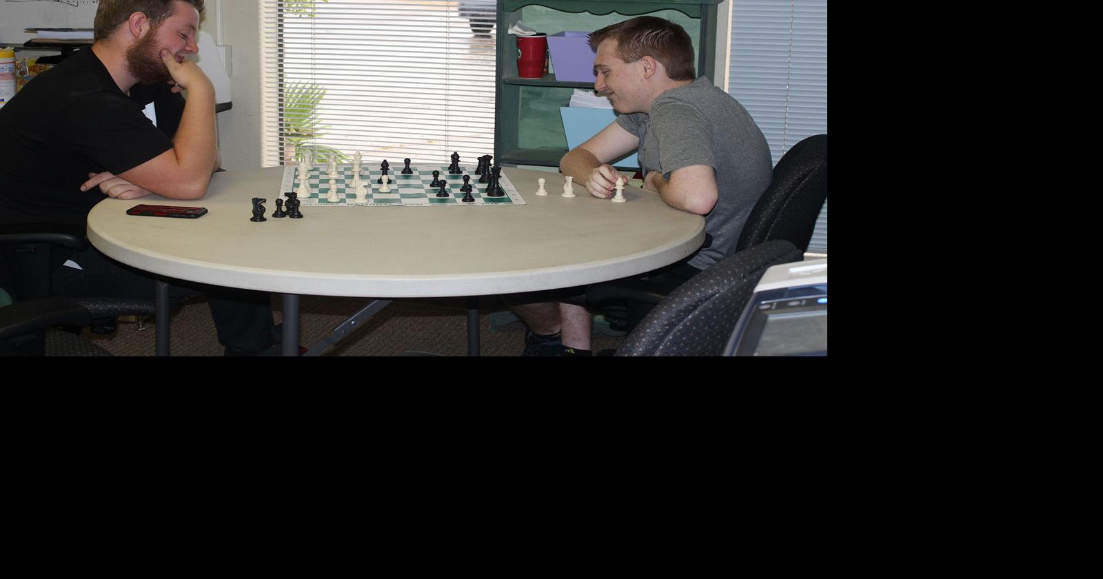 Kingman duo find their niche playing chess | | kdminer.com