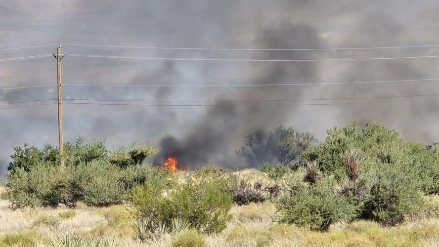 Wildfire 10 miles north of Kingman burning 831 ares, 100 contained ...