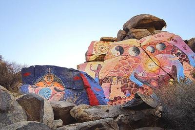 Arizona History | Outdoor art from antiquity to modernity — petroglyphs ...