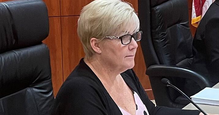 Ginny Anderson keeps Mohave County meetings running smoothly ...