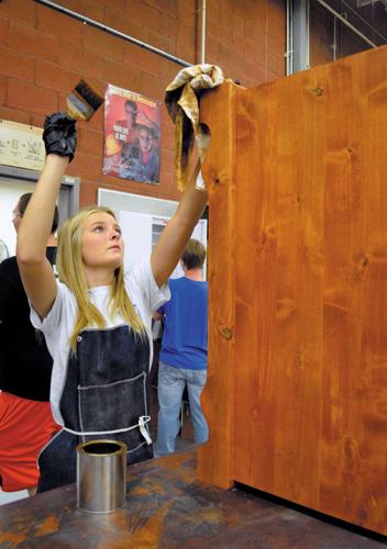 Woodworking class gives students vocational skills | | kdminer.com