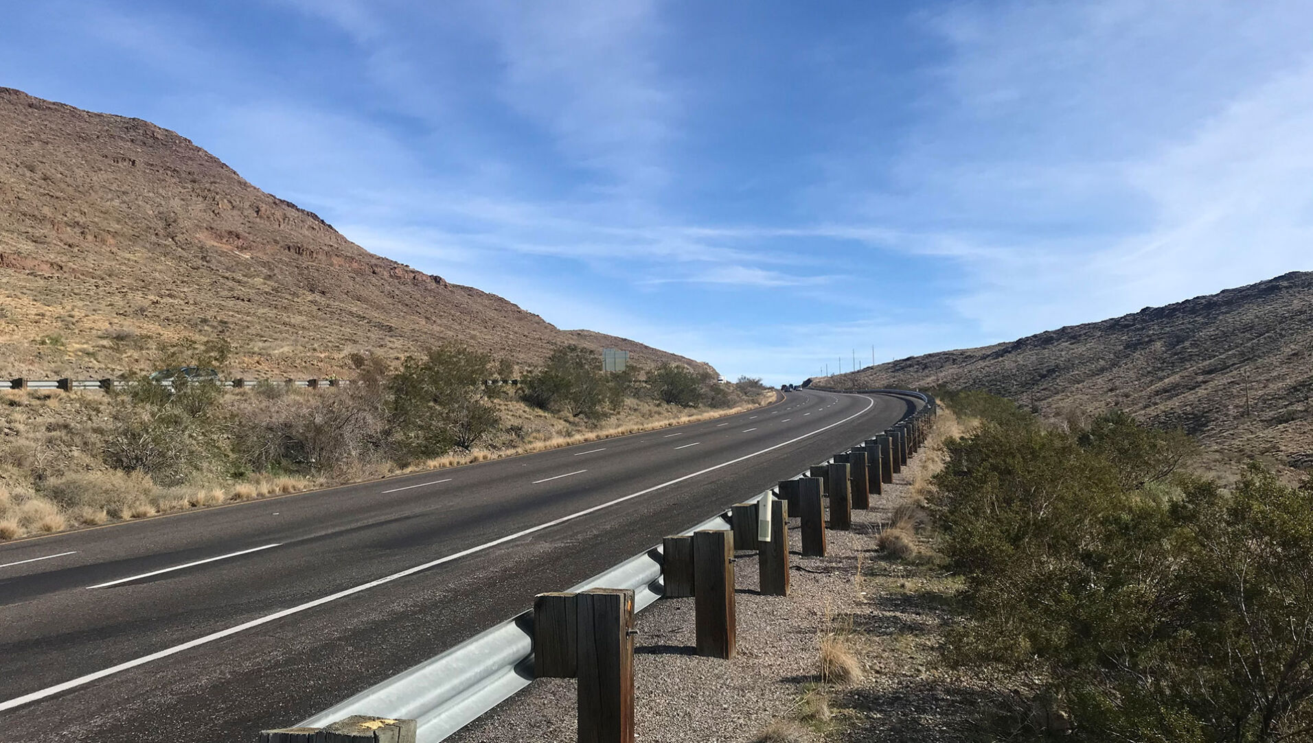 New Arizona bill would block big rigs from left lane — but only on wide ...