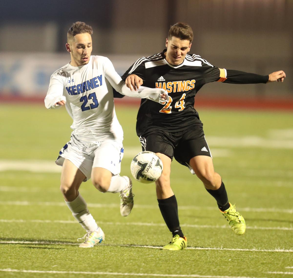 KHS throttles Hastings, locks up No. 2 seed