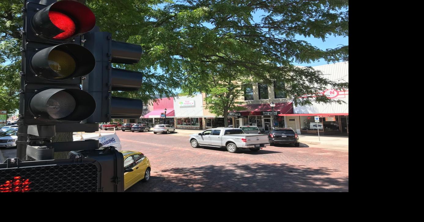 Council advance: Red traffic lights