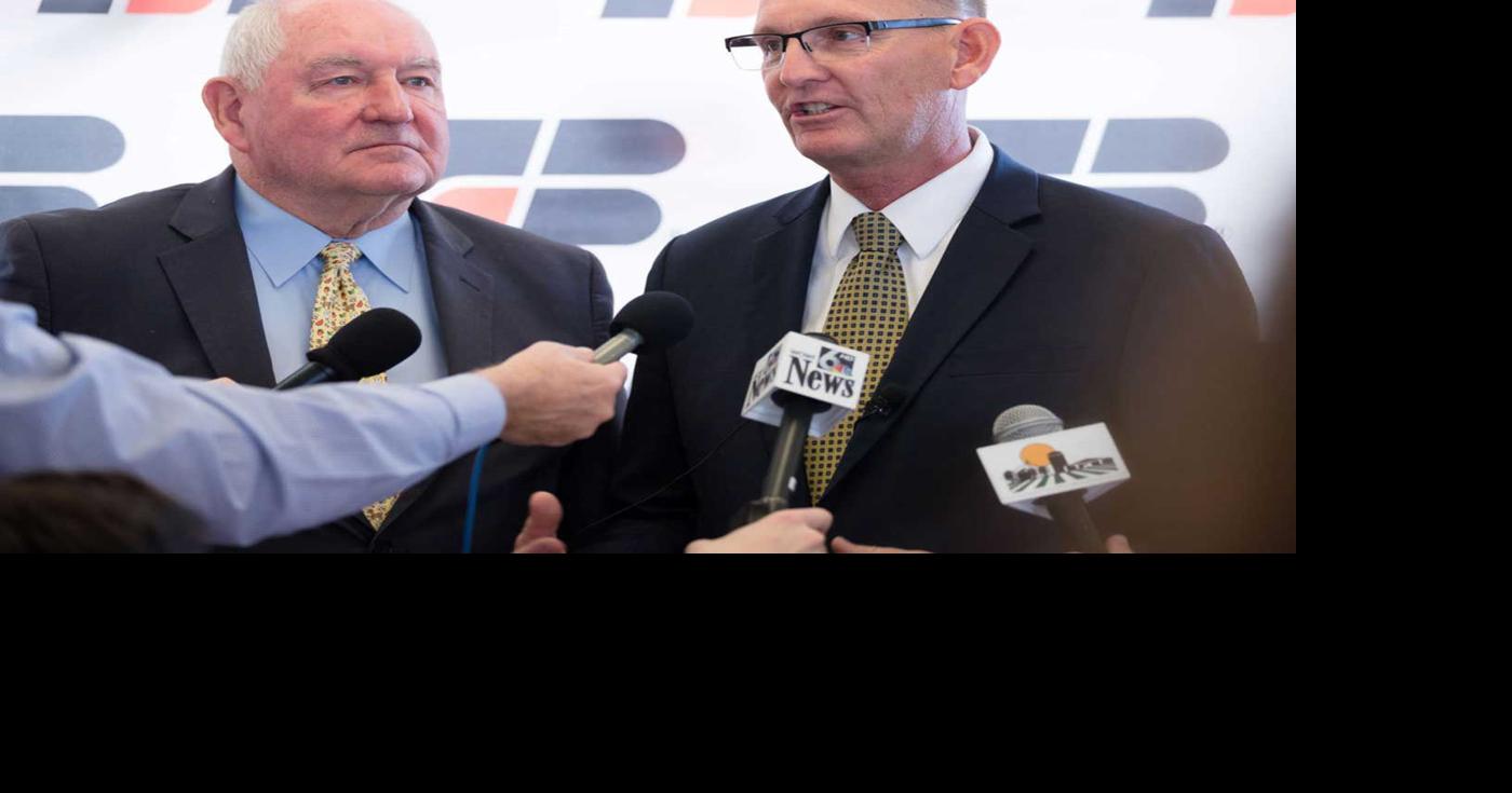 At swearing-in for U.S. Department of Agriculture post, Sumner's Ibach ...