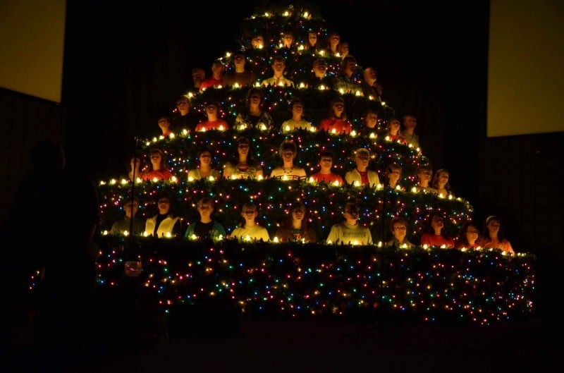 ‘The Singing Christmas Tree’ takes a whole congregation