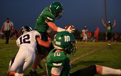 Loomis stays unbeaten in win over Hitchcock County