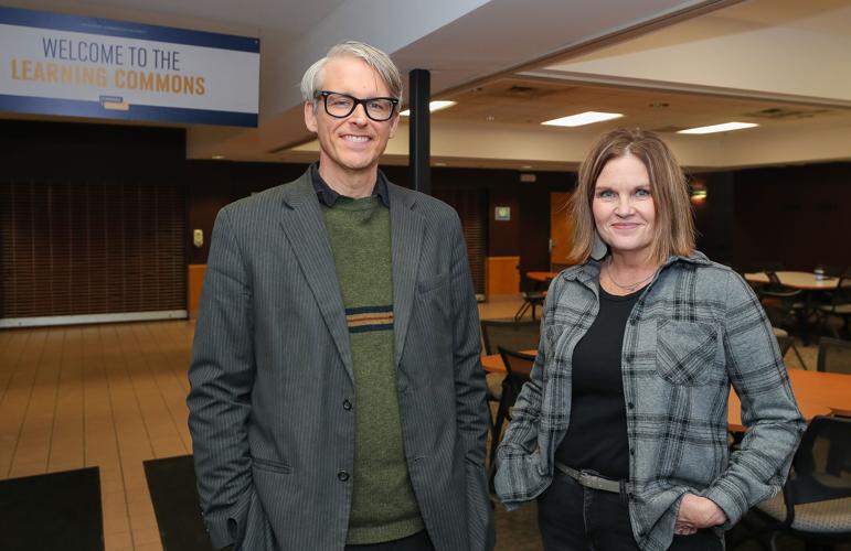 Julie Everett's smile, wisdom helps UNK freshmen adjust