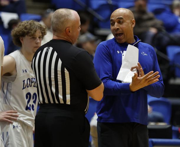 Lopers turn back stubborn Lincoln women