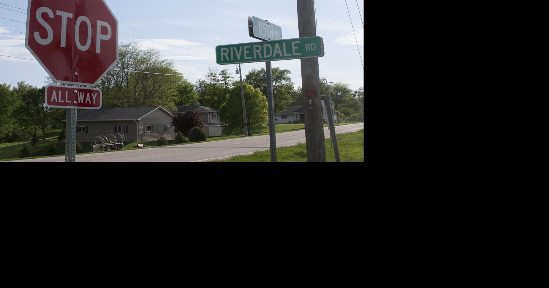 Stop signs spur Riverdale debate