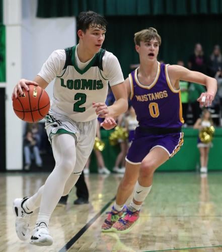 Pack Leader: Quinn Johnson leads Loomis over S-E-M