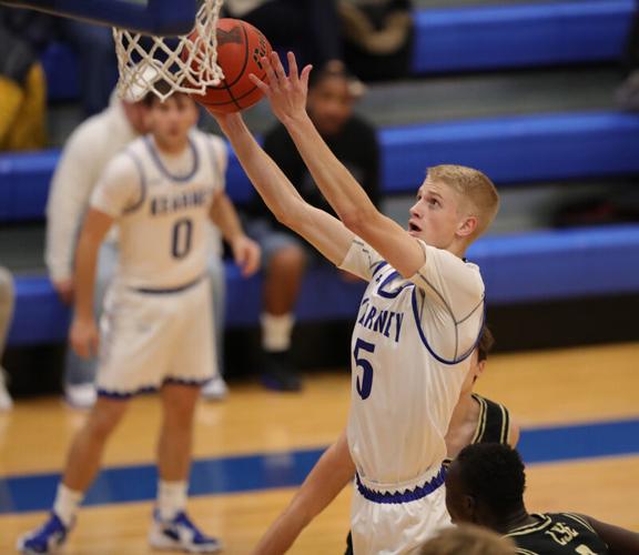 Kearney High Bearcats survive loss of Vanderbeek, claim gritty win over ...
