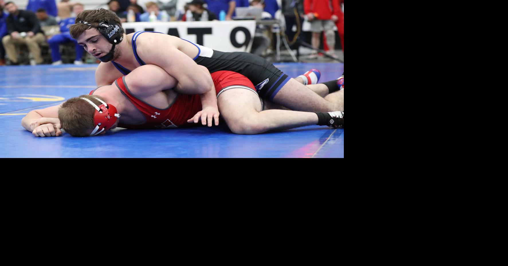Loper wrestlers deal with inconsistency in losses at Midwest Duals