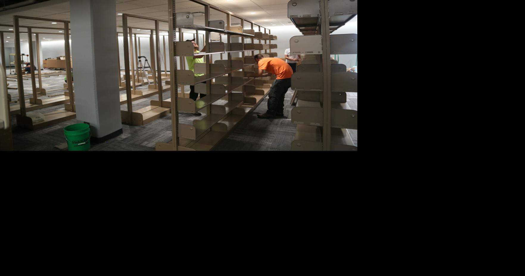 300,000 books moved in just seven days in UNK library