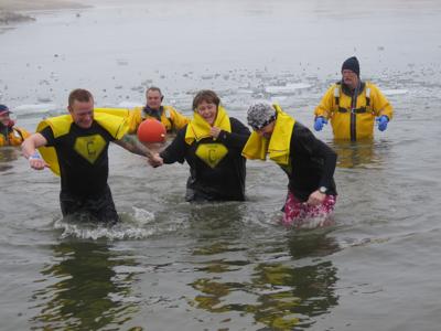 Record number of people take the Polar Plunge at Yanney to raise money ...
