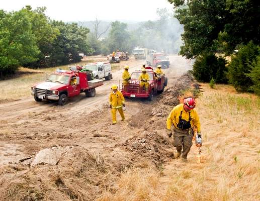 Fresh crews arrive to battle sweeping brush fire in north-central Nebraska