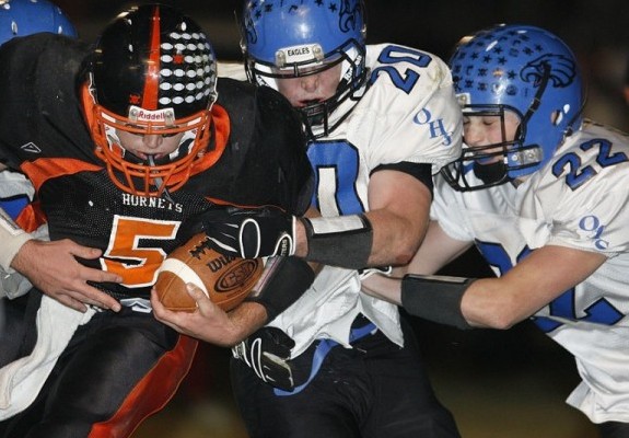 Hornets score on all but two drives in win over Overton