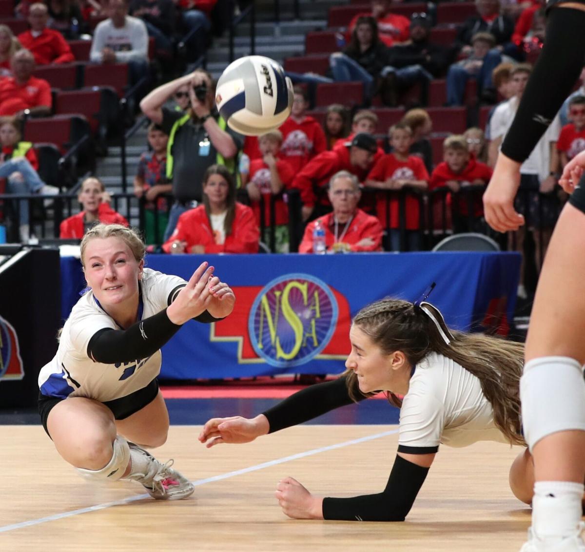 Overton survives runs, advances to semifinals with sweep