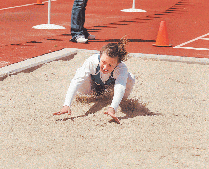 KHS sends 14 girls to state track meet