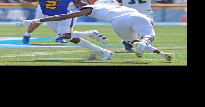 QB TJ Davis runs wild as UNK edges Washburn 28-24