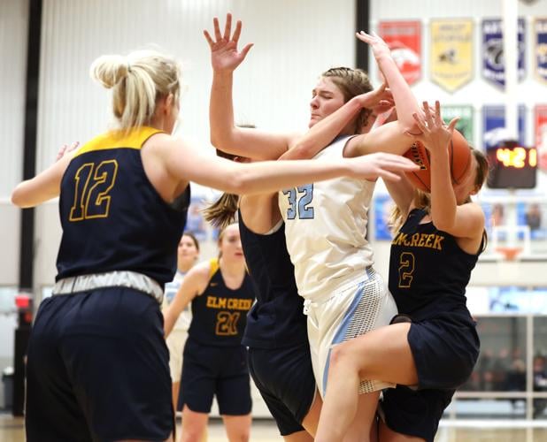 Wilcox-Hildreth girls avoid upset, advance to semifinals in FKC Tournament