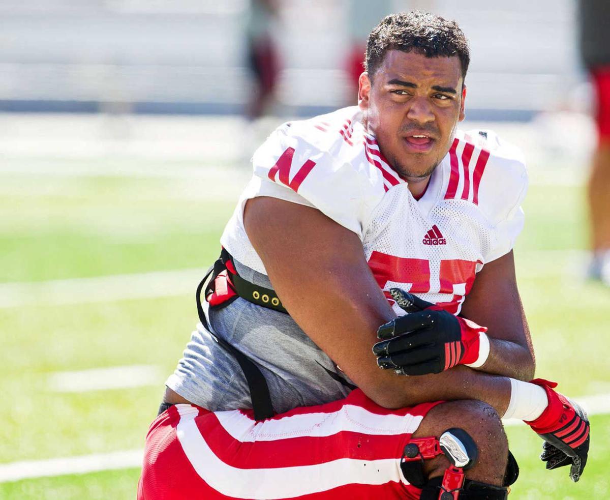 After year, offensive linemen Knevel, Farmer mostly on same page