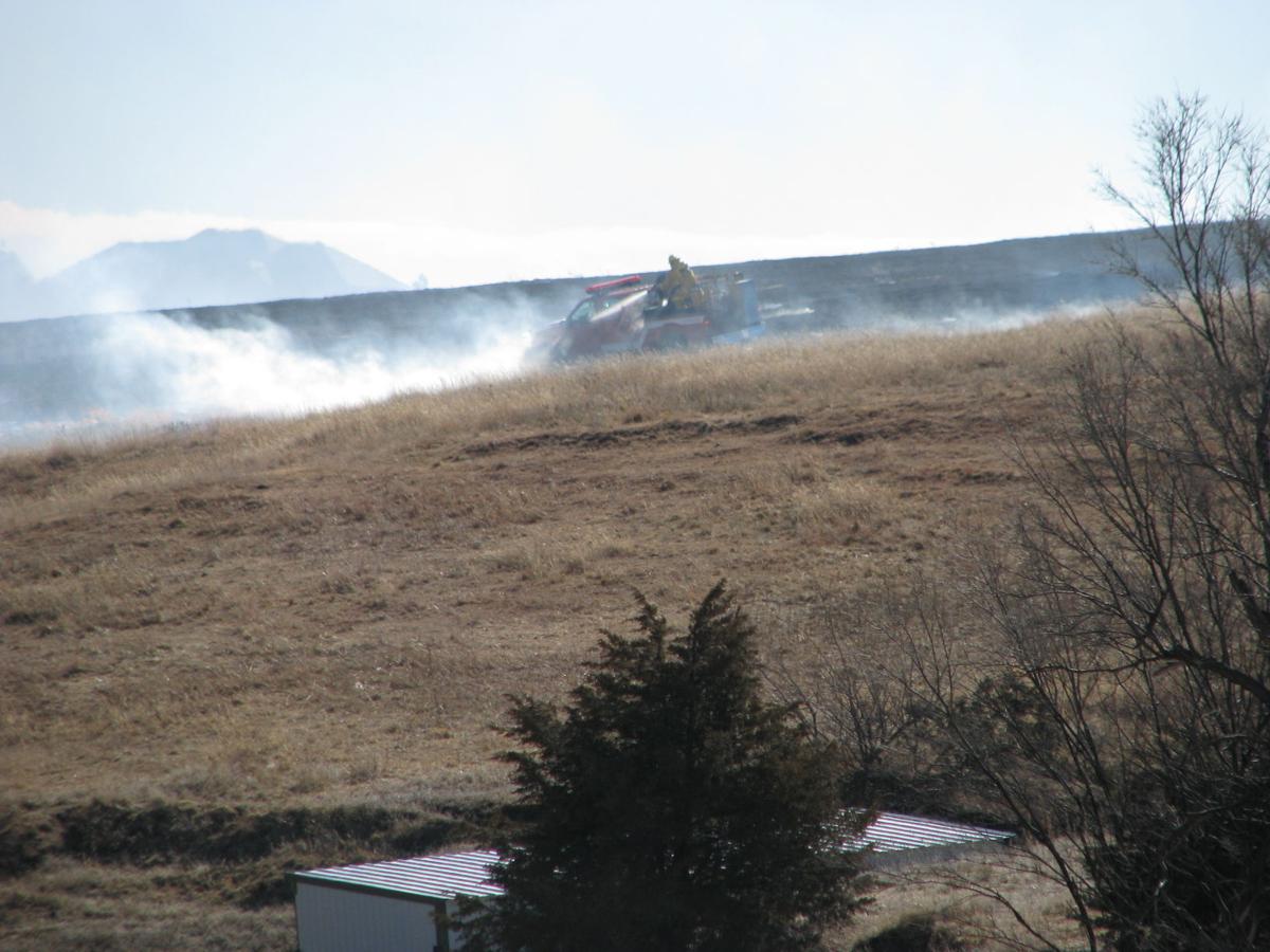Prairie grass fire threatens homes on Bison Run Avenue | Local News ...