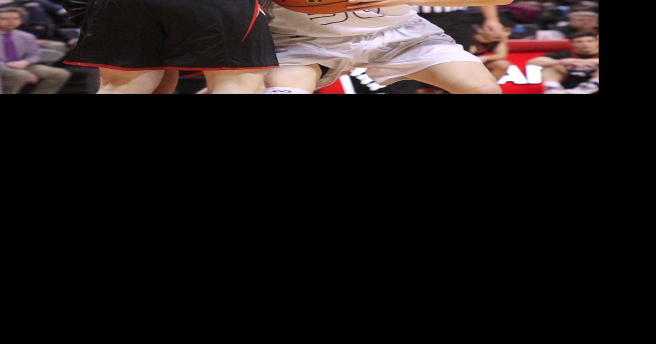 Bearcats snap losing skid with blowout win