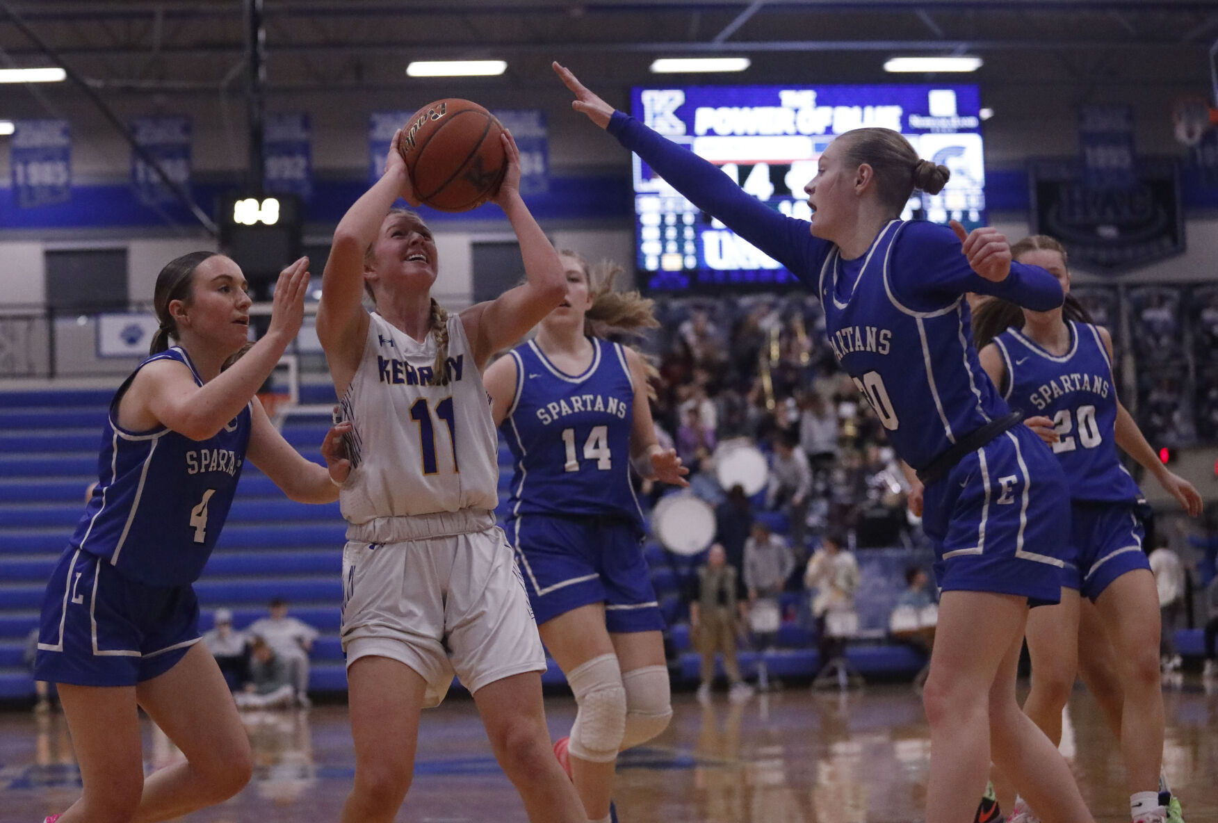 Early lead carries Kearney High girls to 61-39 win over Lincoln East