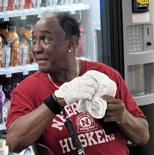 Heisman Trophy winner Johnny Rodgers proves he's still got skills 50 ...