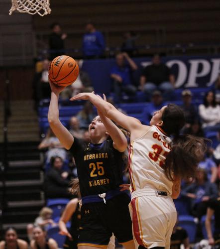 After close first half, Pittsburg State rolls to win over Lopers