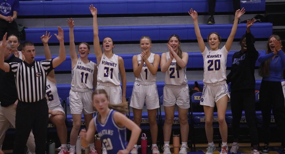 Early lead carries Kearney High girls to 61-39 win over Lincoln East
