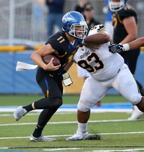 UNK QB Worthing retiring due to health concerns