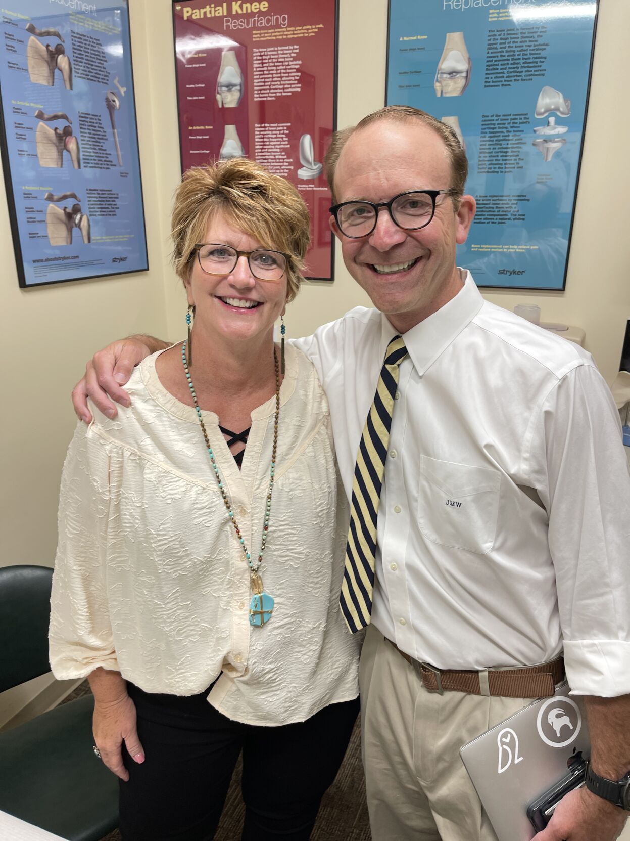 Dr. Wright performs 2,500 robotic joint replacement surgery