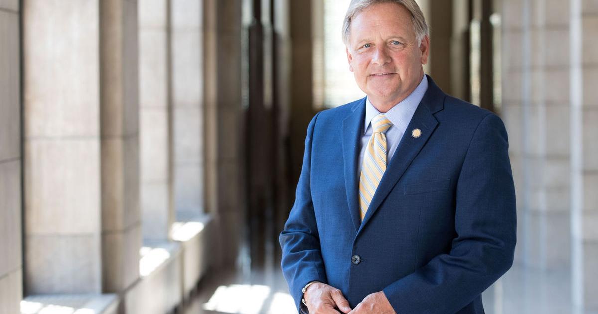 Gubernatorial candidate Bob Krist switches to Democratic Party