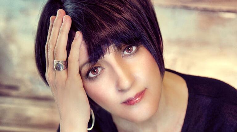 Kelley Hunt performs acoustically for authenticity in Loomis