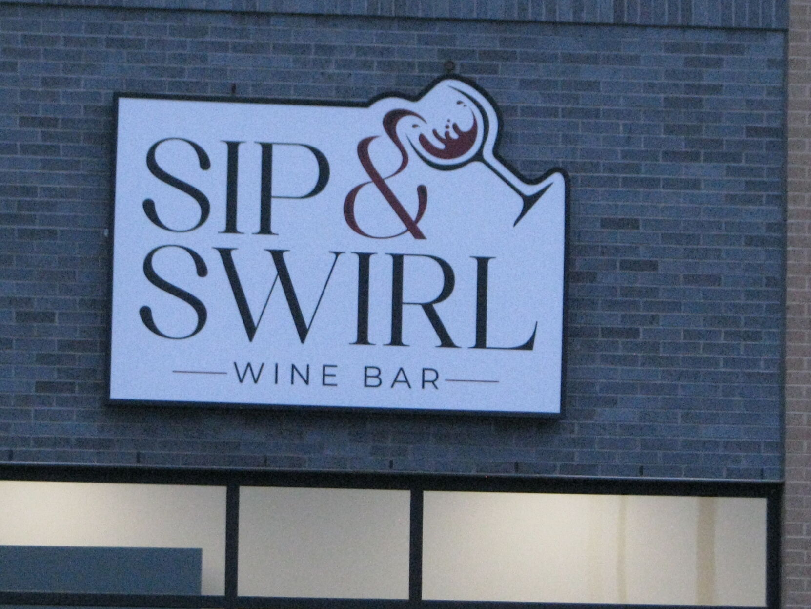 Kearney NE gets a wine bar, Sip & Swirl