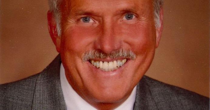 Dennis Roper
