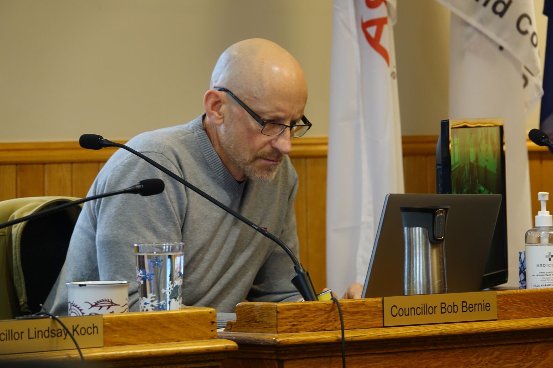 ‘I’m going to spread the accountability dust around’: Bernie pledges to ...