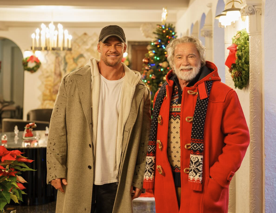 Chris Pratt gets giant Santa portrait from Schwarzenegger ...