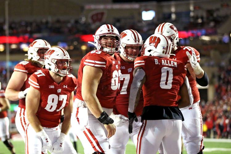 Jim Polzin: Allen lifts Badgers with future in doubt