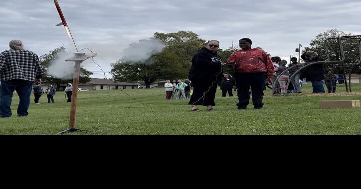 Elementary fifth-graders launches rockets in Kenosha Friday